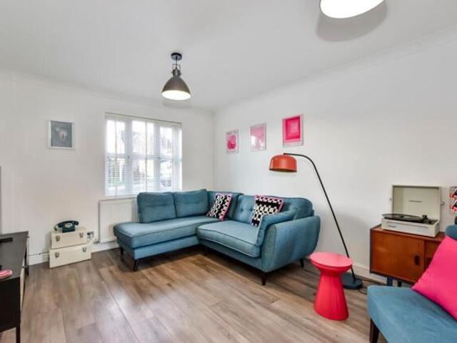 For Sale 3 Bedroom House Hertfordshire Hertfordshire DS101060276