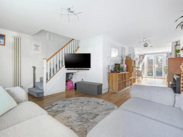 For Sale 3 Bedroom House Hertfordshire Hertfordshire DS101100039
