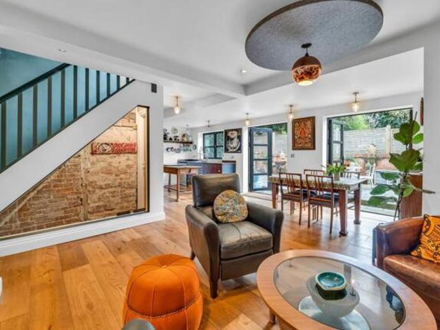 For Sale 3 Bedroom House High Street High Street DLS101678049