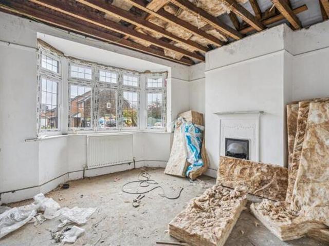 For Sale 3 Bedroom House Hillingdon Great London DLS99840195