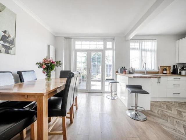 For Sale 3 Bedroom House Hillingdon Great London DS100987780