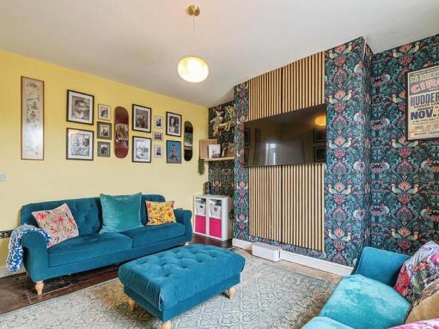 For Sale 3 Bedroom House Huddersfield Kirklees DS101168526