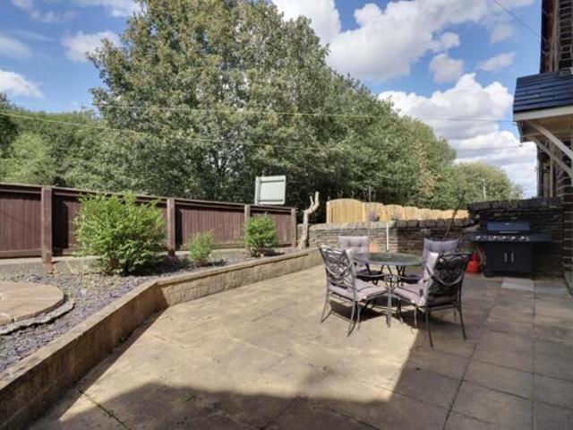 For Sale 3 Bedroom House Huddersfield Kirklees DS98233250