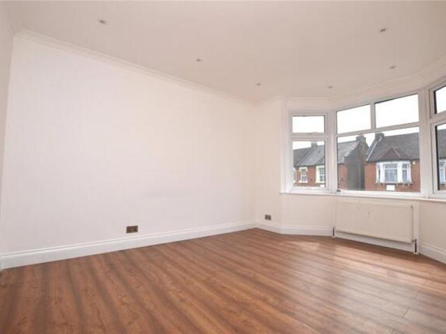 For Sale 3 Bedroom House Ilford Greater London DS99290383