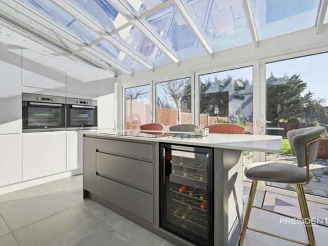 For Sale 3 Bedroom House Loughton Essex DLS98545701