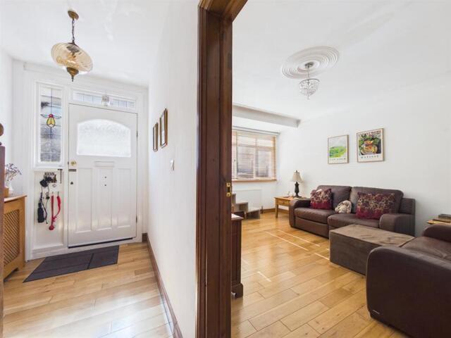 For Sale 3 Bedroom House Londres Great London DLS100614835