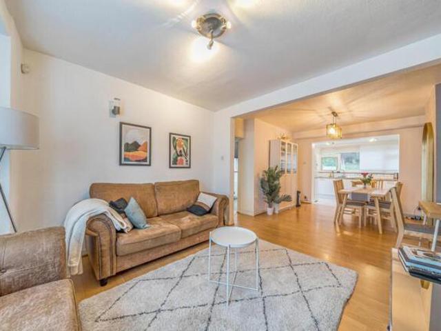 For Sale 3 Bedroom House Londres Great London DLS98834541