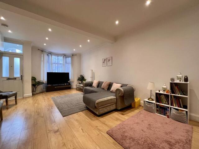 For Sale 3 Bedroom House Londres Greater London DLS100614980