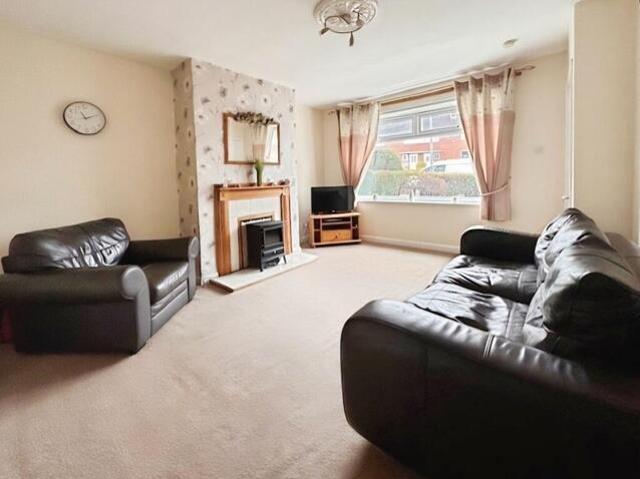 For Sale 3 Bedroom House Leeds Leeds DLS100132666