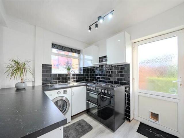 For Sale 3 Bedroom House Leeds West Yorkshire DS98233308