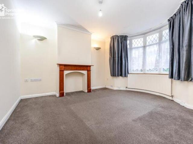 For Sale 3 Bedroom House Luton Bedfordshire DS98204502