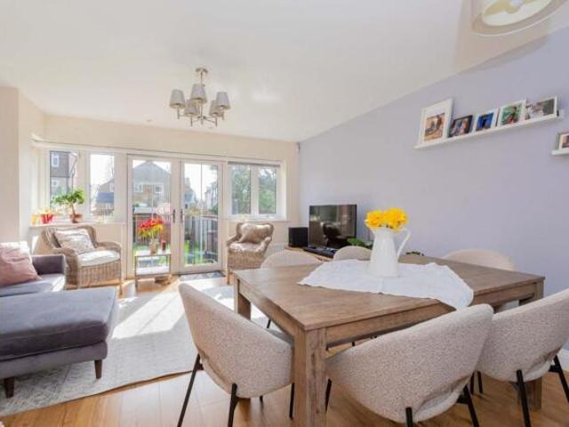 For Sale 3 Bedroom House Maidenhead Windsor And Maidenhead DLS101351886