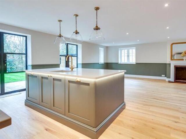 For Sale 3 Bedroom House Maidenhead Windsor And Maidenhead DLS99029478