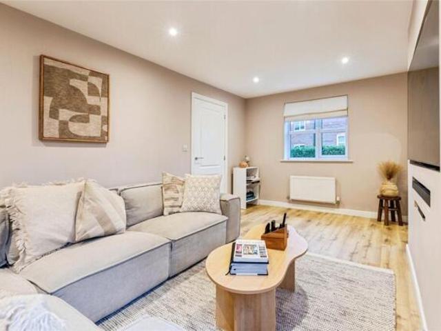 For Sale 3 Bedroom House Manchester Bury DLS99029323