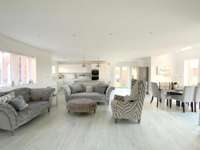 For Sale 3 Bedroom House Manby Manby DS101674964