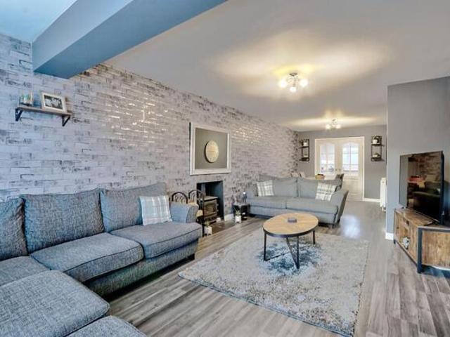 For Sale 3 Bedroom House Middlesbrough Redcar And Cleveland DS101955399