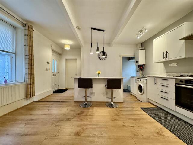 For Sale 3 Bedroom House North Yorkshire Kirklees DLS101678171