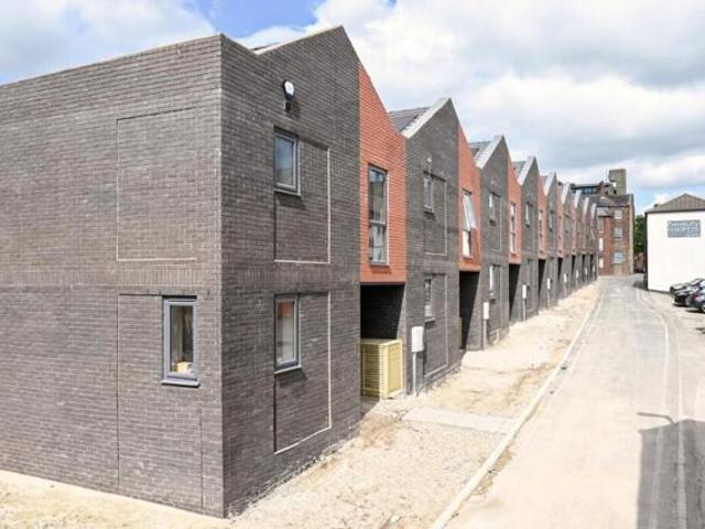 For Sale 3 Bedroom House North Yorkshire Wakefield DLS100786757