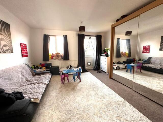 For Sale 3 Bedroom House Northampton Northamptonshire DLS100578924