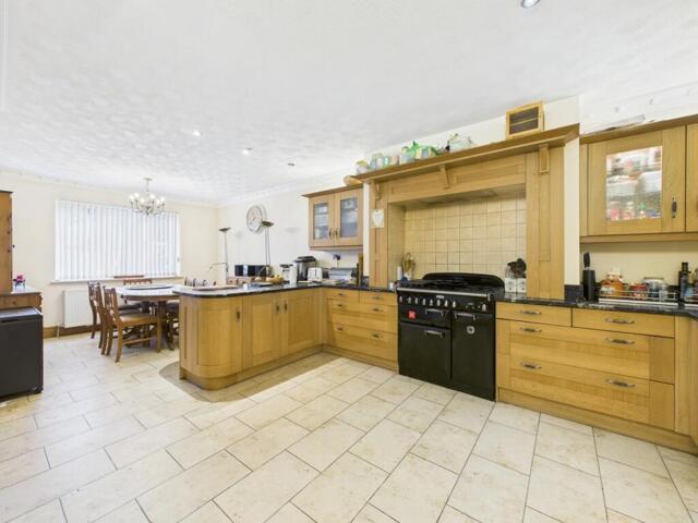 For Sale 3 Bedroom House Northampton Northamptonshire DLS101678640