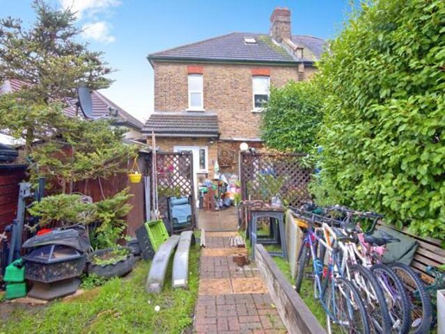 For Sale 3 Bedroom House Southend on sea Southend On Sea DLS98386693