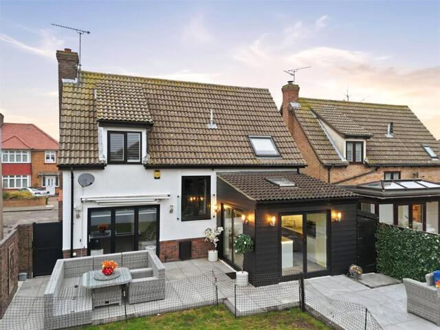 For Sale 3 Bedroom House Southend On Sea Southend on Sea DLS101777774