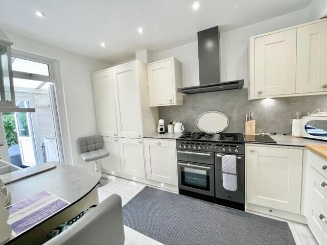 For Sale 3 Bedroom House Southend On Sea Southend On Sea DS98903225