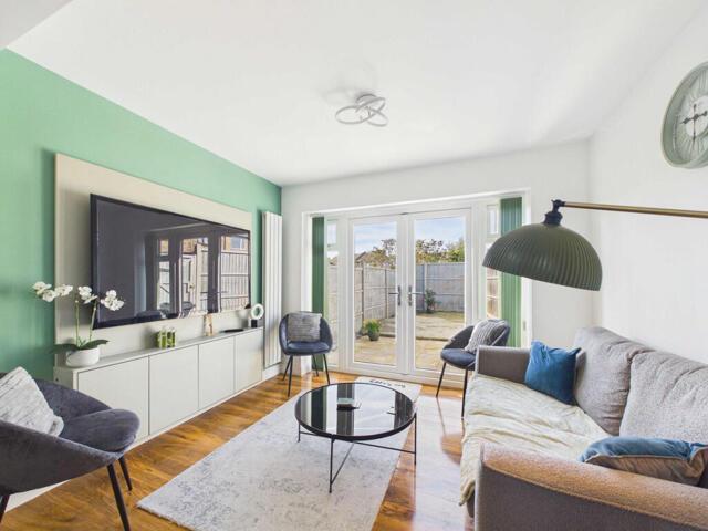For Sale 3 Bedroom House Southend Southend on Sea DLS100987836