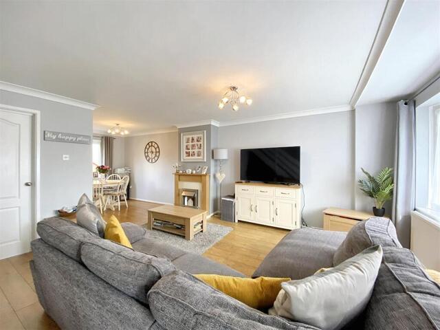 For Sale 3 Bedroom House Sageston Sageston DS101025329