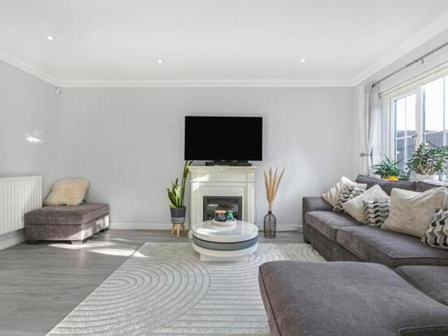 For Sale 3 Bedroom House Shepperton Surrey DLS100733525