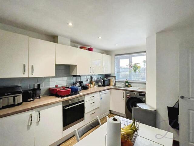 For Sale 3 Bedroom House Shirebrook Derbyshire DS101797079