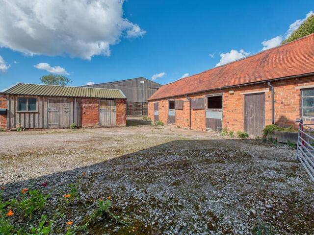 For Sale 3 Bedroom House Staffordshire Staffordshire DS100263274