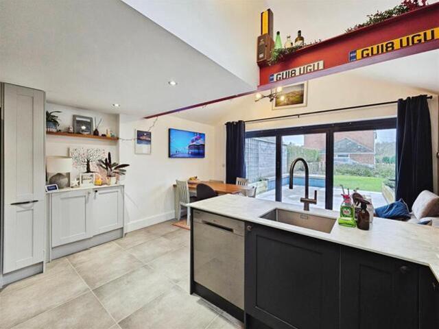 For Sale 3 Bedroom House Stoke On Trent Staffordshire DLS101676922