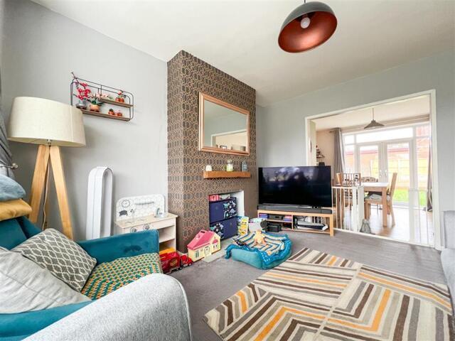 For Sale 3 Bedroom House Stoke On Trent Stoke on Trent DLS99315357