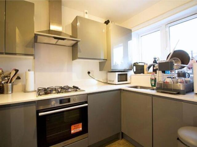 For Sale 3 Bedroom House Surrey Great London DLS99840253