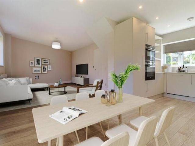 For Sale 3 Bedroom House Surrey Great London DLS100578802