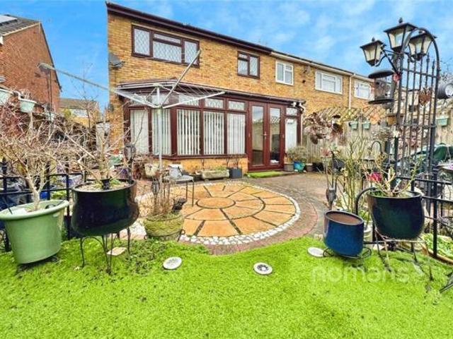 For Sale 3 Bedroom House Surrey Great London DLS100398547