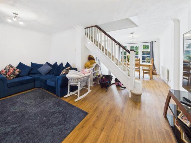 For Sale 3 Bedroom House Surrey Great London DS99029169