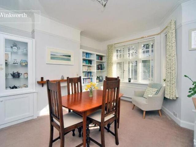 For Sale 3 Bedroom House Surrey Greater London DLS99952324