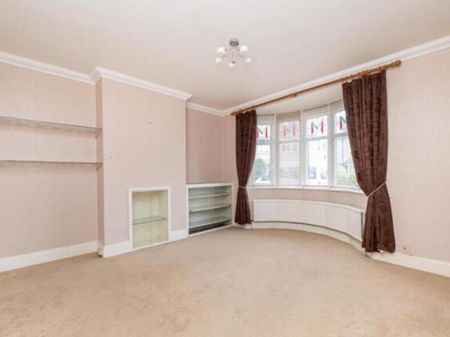For Sale 3 Bedroom House Surrey Greater London DS100953694