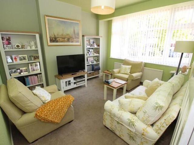For Sale 3 Bedroom House Surrey Greater London DS101678570