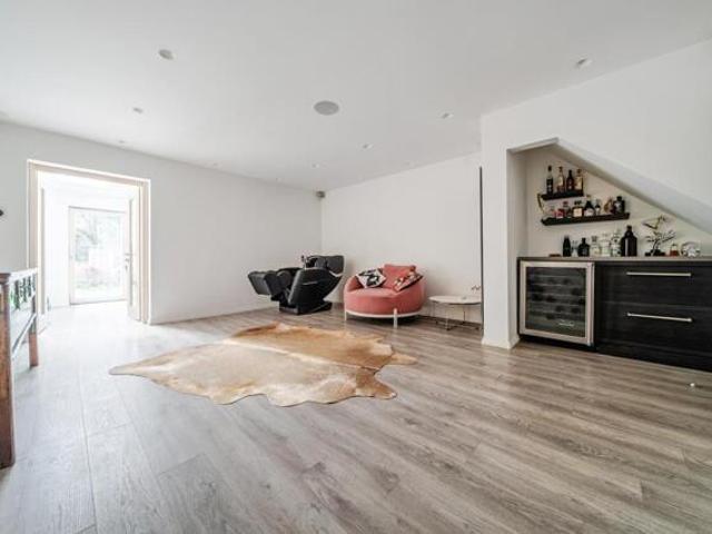 For Sale 3 Bedroom House Surrey Surrey DLS99895500