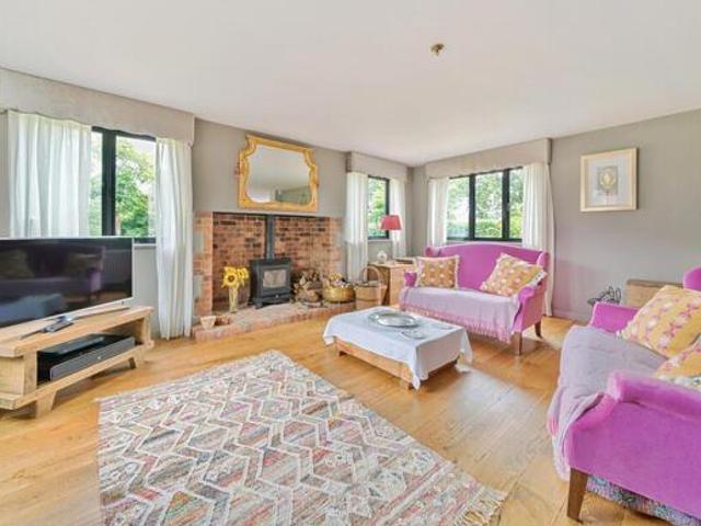 For Sale 3 Bedroom House Surrey Surrey DLS100614942