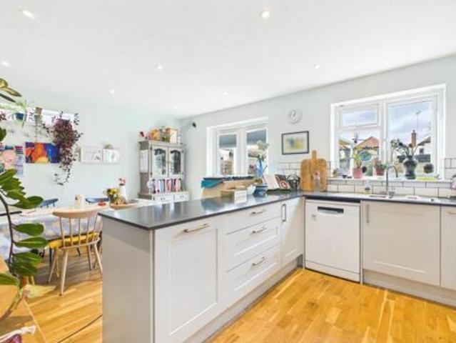 For Sale 3 Bedroom House Surrey Surrey DLS100615208