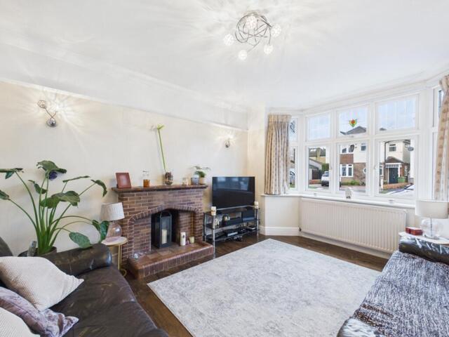 For Sale 3 Bedroom House Surrey Surrey DS99029371