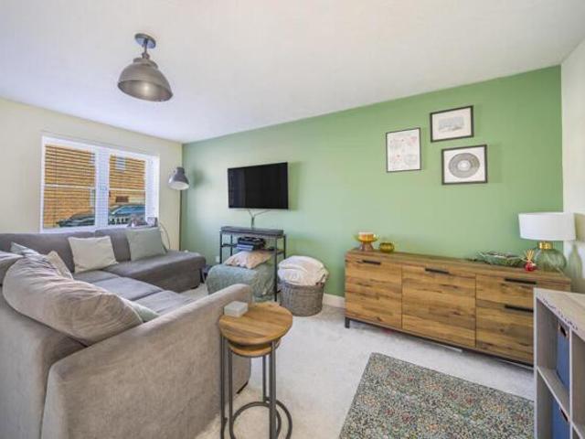 For Sale 3 Bedroom House Surrey Surrey DS99735889