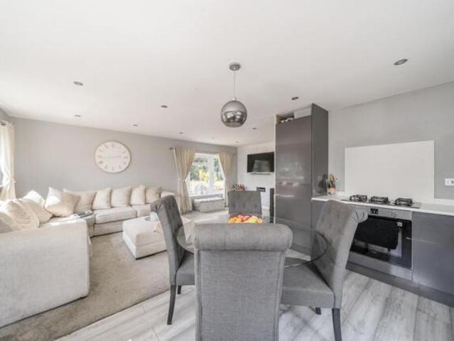 For Sale 3 Bedroom House Surrey Surrey DS99840569