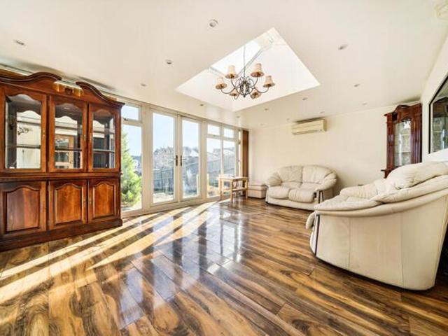 For Sale 3 Bedroom House Sydenham Great London DS101025287