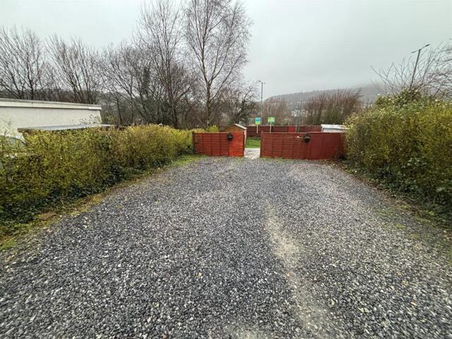 For Sale 3 Bedroom House Pontardawe Pontardawe DS101777785