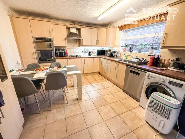For Sale 3 Bedroom House Peterborough Peterborough DS99840362